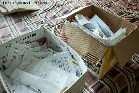 When, Why, and How to Declutter Your Elderly Parents' Home - RemovalReviews