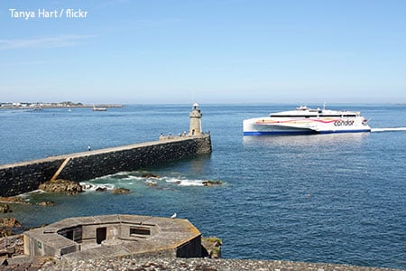 The Ultimate Guide to Moving to Guernsey from the UK - RemovalReviews