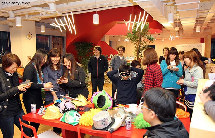 How and When To Tell Family and Friends You Are Moving Home ...